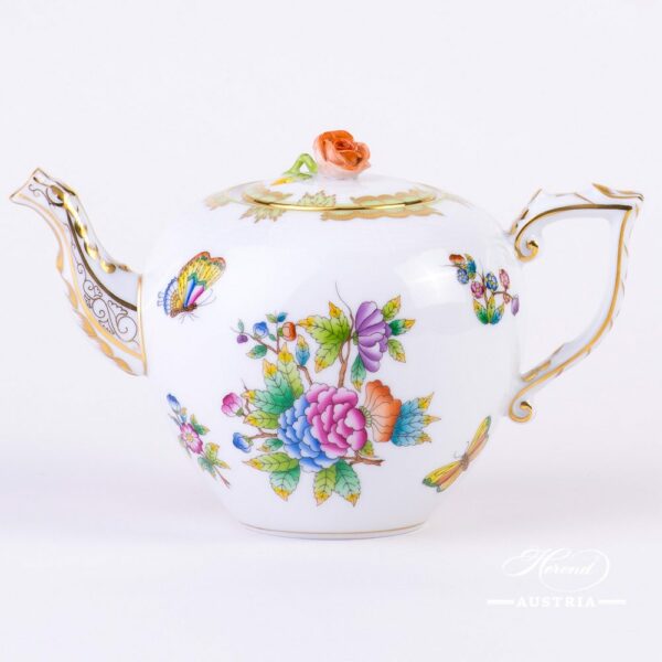 Queen Victoria - Tea Pot w. Rose Knob - Herend Austria